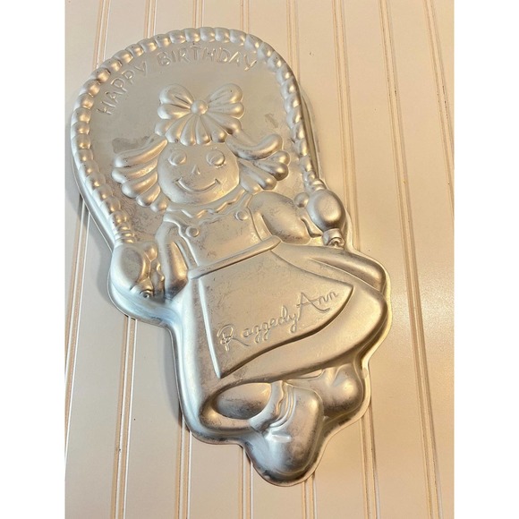 Wilton | Kitchen | 981 Raggedy Ann Wilton Cake Pan | Poshmark
